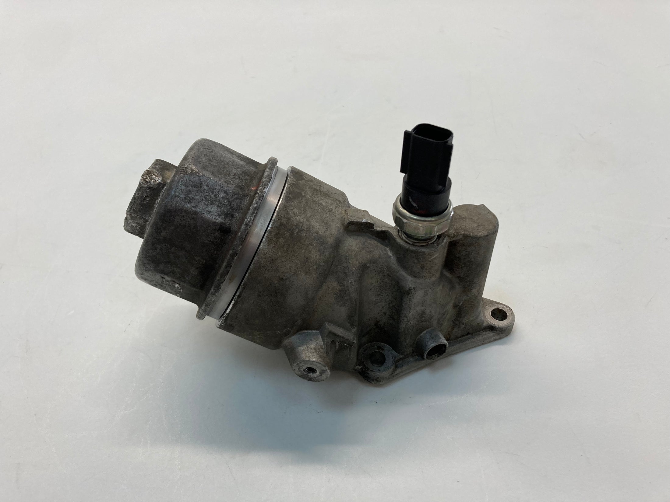 Mini Cooper Engine Oil Filter Housing 11427563522 02-08 R50 R52 R53 ...