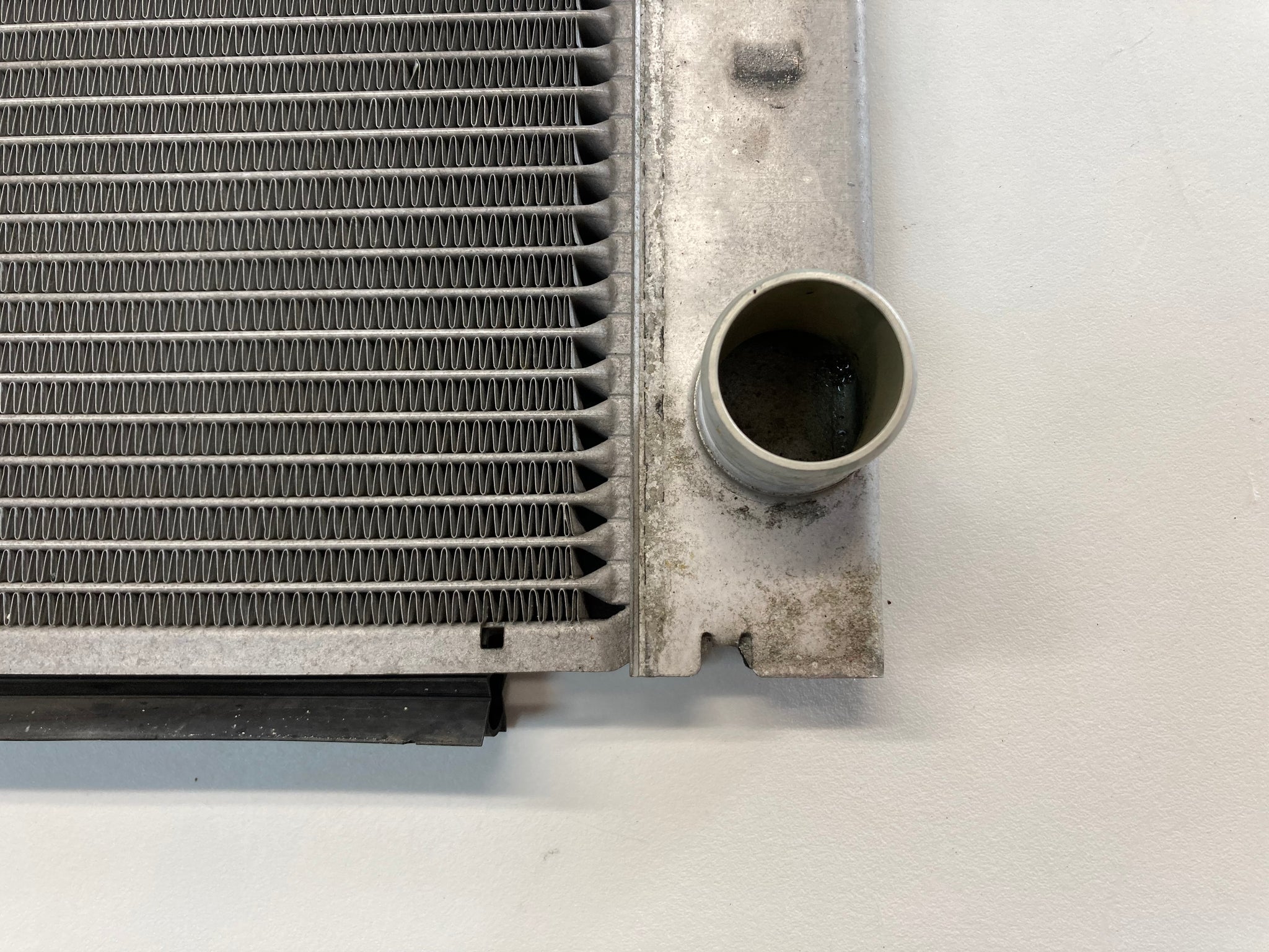 Mini Cooper S JCW Radiator Manual Trans OEM 17112751275 07-16 R5x R6x ...
